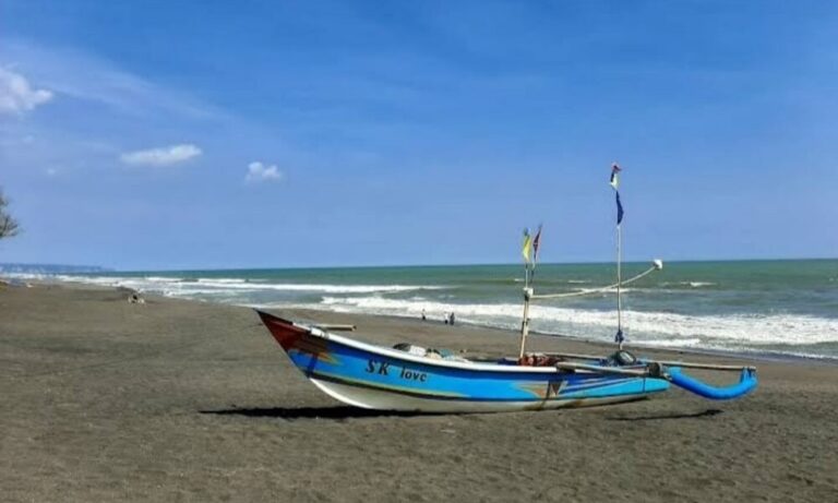 Pantai Pandansimo Jogja : HTM, Alamat, Rute & Keindahan Alam Jogja ...